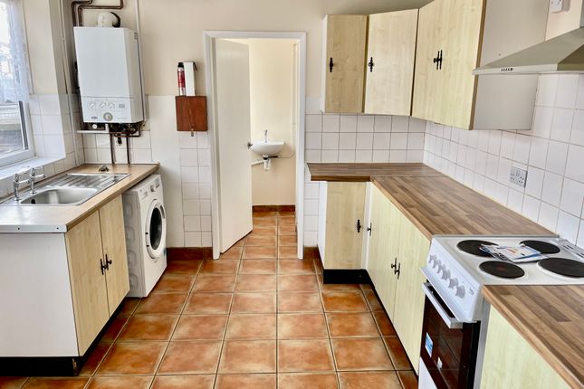 Main Ridge West, Boston PE21, 4 bedroom flat to rent - 58368724 ...