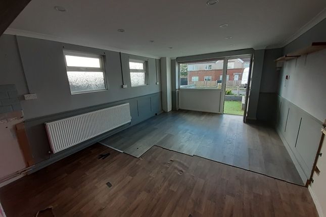 Thorne Road, Edenthorpe, Doncaster, South Yorkshire DN3, retail ...