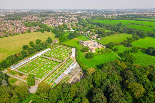 Field End Barn, Park Farm, Leeds LS15, 5 bedroom link-detached house ...