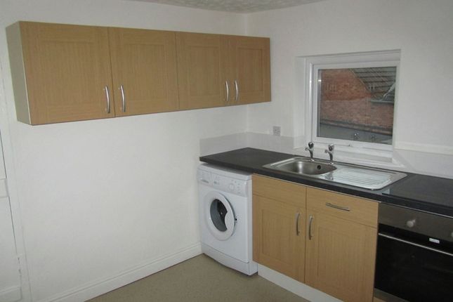 Swan Bank, Congleton CW12, 2 bedroom flat to rent - 45971890 ...