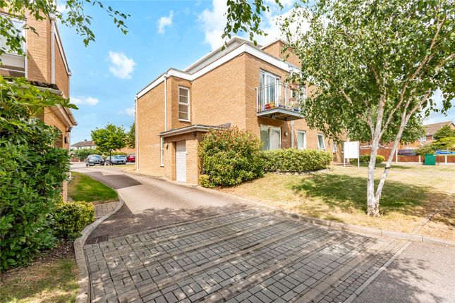 Front Lane, Upminster RM14, 2 bedroom flat for sale - 70441388 ...