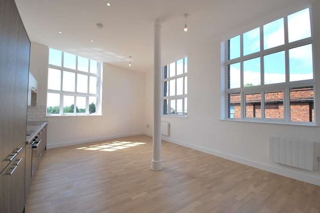 Mather Lane, Leigh WN7, 3 bedroom flat for sale - 63568982 | PrimeLocation