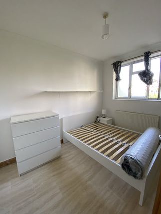 Patmore Estate, London SW8, room to rent - 64579934 | PrimeLocation