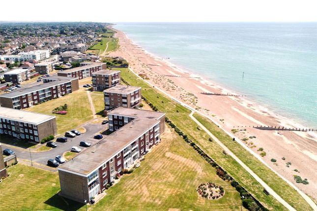 Millfield Close, Rustington, Littlehampton BN16, 3 bedroom flat for ...