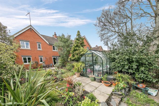 4 Bed End Terrace House For Sale In Crooked Creek Road Rendlesham