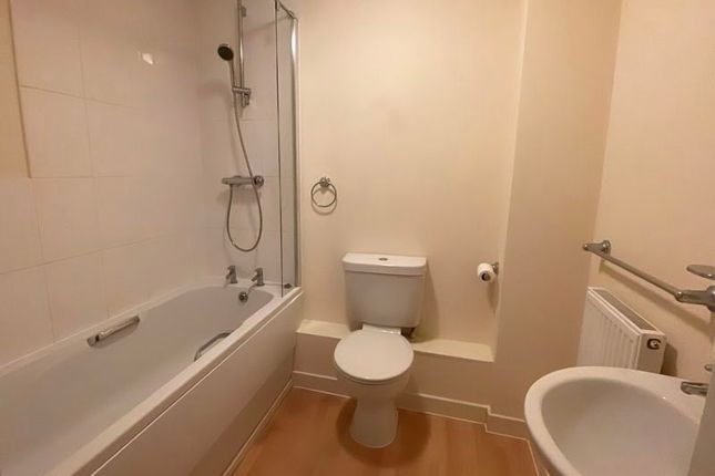 Alexander Square, Eastleigh SO50, 1 bedroom flat to rent - 63492840 ...