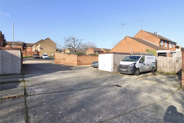 Yew Tree Rise Pinewood Ipswich Suffolk Ip8 2 Bedroom Terraced House
