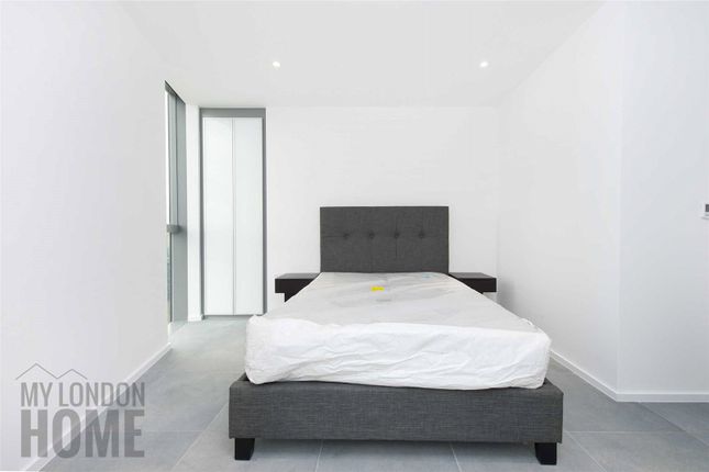 Dollar Bay Point, 3 Dollar Bay Place, Canary Wharf E14, 3 bedroom flat ...