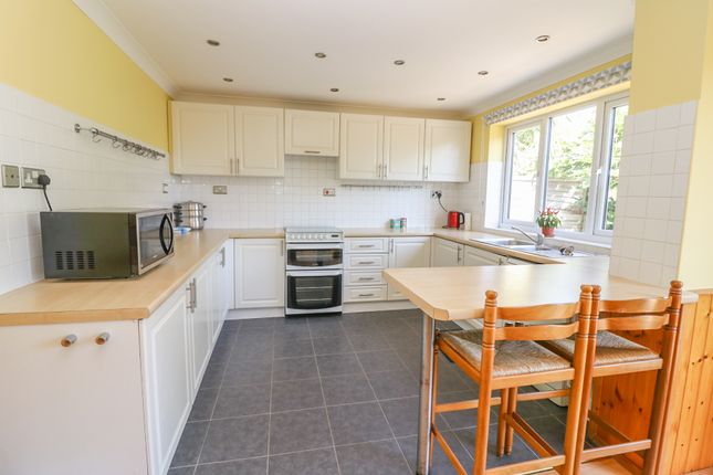 Dodwell Lane Bursledon Southampton So31 4 Bedroom Detached House For