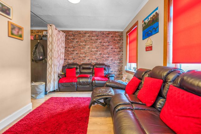 Thorn Tree Place, Dunfermline KY12, 3 bedroom end terrace house for ...