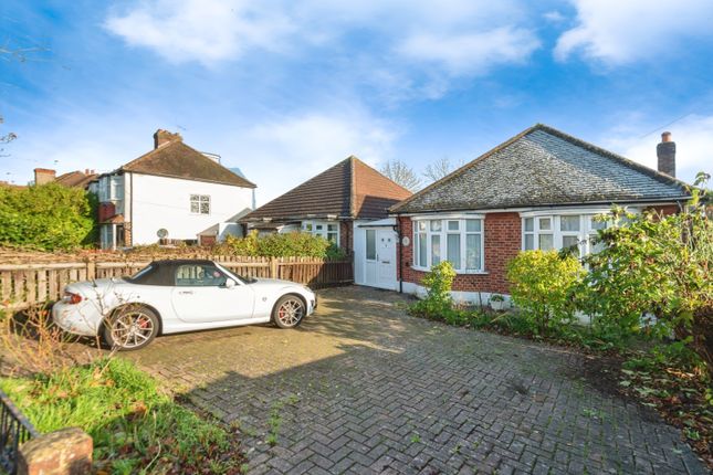 Worcester Park bungalows for sale | Buy houses in Worcester Park | PrimeLocation