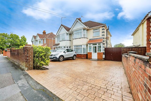 Peartree Avenue, Bitterne, Southampton SO19, 3 bedroom semi-detached ...