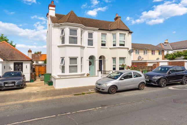 Washington Road Worcester Park Kt4 3 Bedroom Semi Detached House For