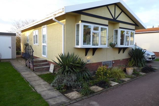 2 bed mobile/park home for sale in Foxhunter Residential Park, Monkton ...