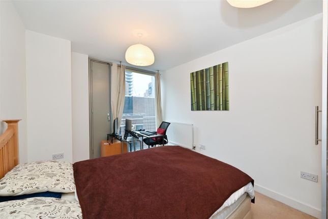 Marsh Wall, London E14, 2 bedroom flat for sale - 60412457 | PrimeLocation