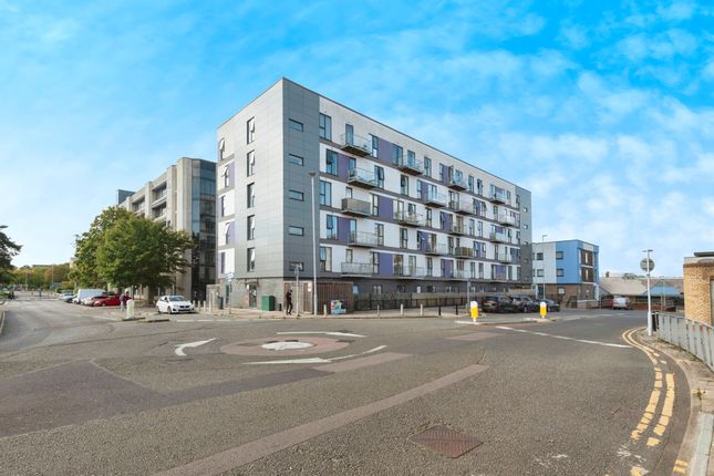 Swingate, Stevenage SG1, 2 bedroom flat for sale - 68353478 | PrimeLocation