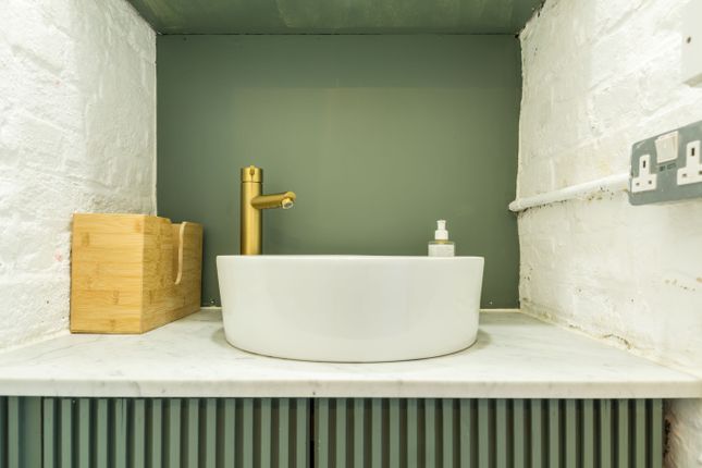 8 Printing House Yard, Shoreditch, London E2, office to let - 63811173 ...