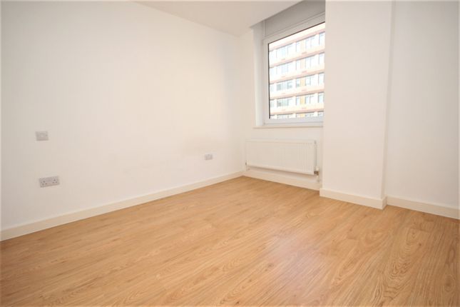 Trafford House, Station Way, Basildon SS16, 2 bedroom flat to rent ...