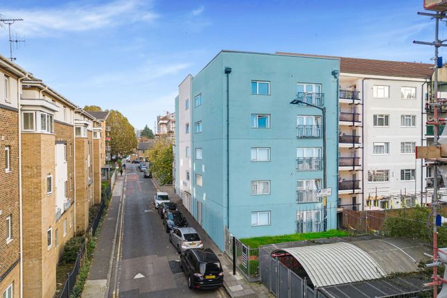 2 bed flat for sale in Tarling Street, London E1 - 68791274 - Zoopla