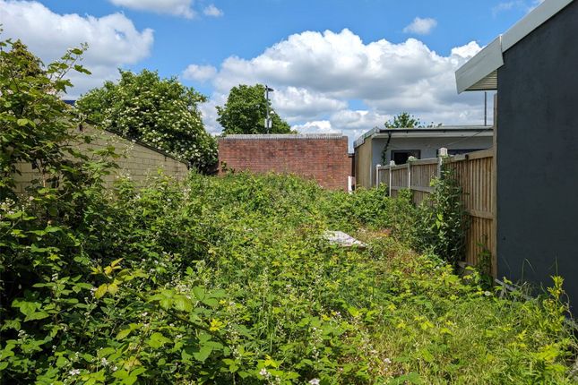 Purland Close, Dagenham RM8, 2 bedroom bungalow for sale - 67681423 ...