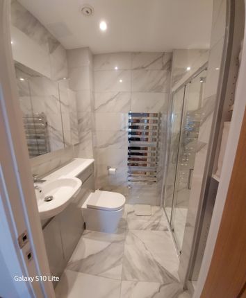 Meadrow, Godalming GU7, 2 bedroom flat to rent - 70291850 | PrimeLocation