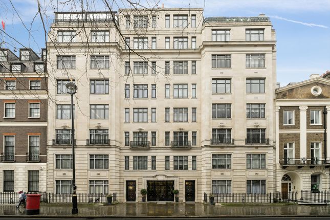 Portland Place, Marylebone, London W1B, 3 bedroom flat to rent ...