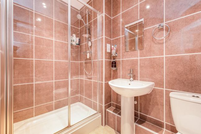 Sinclair Drive, Basingstoke RG21, 2 bedroom flat for sale - 56572125 ...