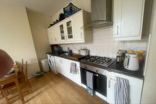 Upper Promenade, Bae Colwyn LL28, 2 bedroom flat to rent - 67733801 ...