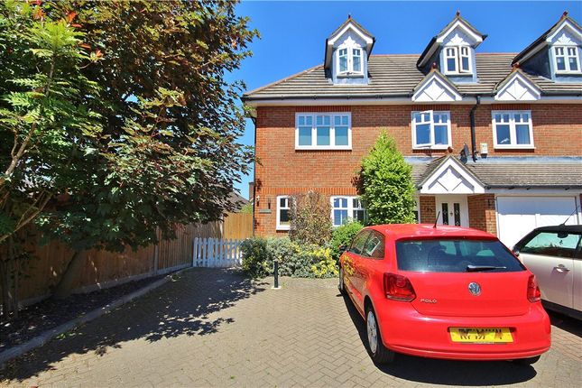 Laleham Road, Shepperton, Surrey TW17, 3 bedroom end terrace house for ...