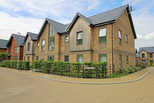 Homes for Sale in Calton Close, Longcross, Chertsey KT16 - Buy Property ...