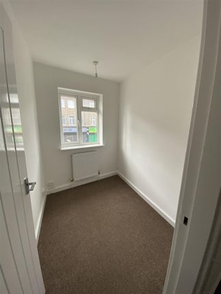 Coney Hall Parade, Kingsway, West Wickham BR4, 2 bedroom flat to rent ...