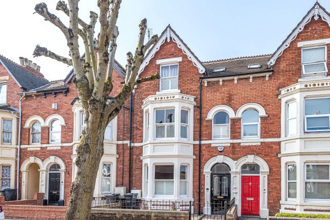 Goddard Avenue, Old Town, Swindon, Wiltshire SN1, 4 bedroom terraced ...