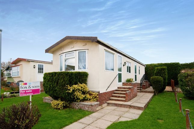 Lion House Park, Mill Road, Hailsham BN27, 2 bedroom mobile/park home ...