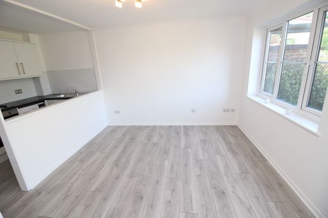 Danetree Close, Epsom KT19, 1 bedroom terraced house to rent - 67317876 ...