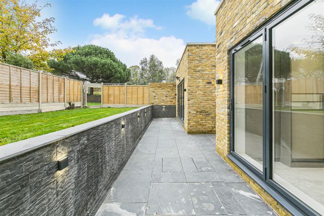 Madeley Road, London W5, 2 bedroom detached bungalow for sale ...