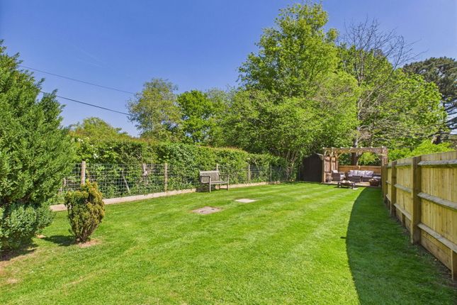 Broadwater Lane, Copsale, Horsham, 6Qw. RH13, 4 bedroom bungalow for ...