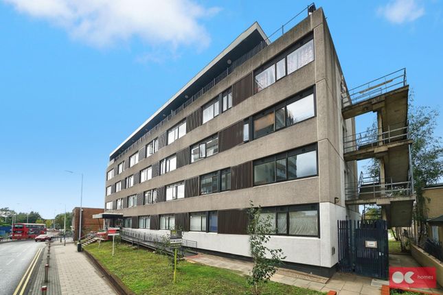 St. Edwards Way, Romford RM1, 2 bedroom flat for sale - 62493704 ...