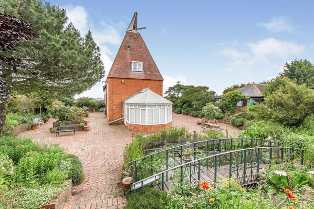 Mierscourt Road, Rainham, Gillingham ME8, 4 bedroom semi-detached house ...