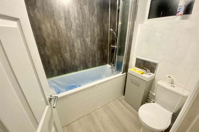 Stockingstone Road, Luton LU2, 2 bedroom flat for sale - 68614137 ...