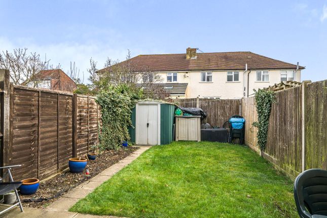 Tanners Close, Walton-On-Thames, Surrey KT12, 2 bedroom end terrace ...