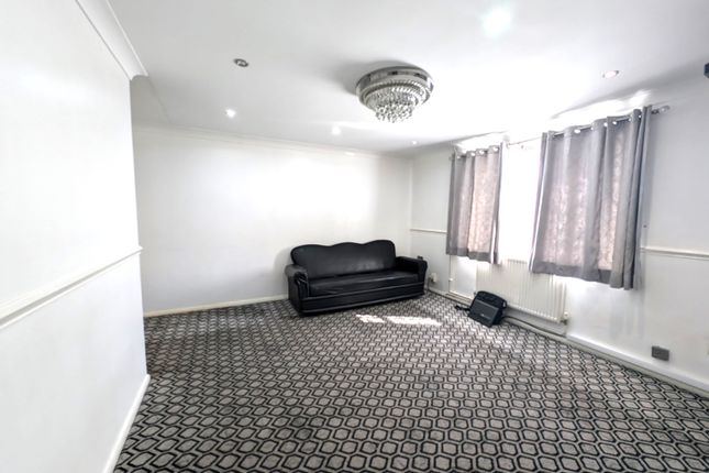 Park Parade, Barra Hall Circus, Hayes, Greater London UB3, 4 bedroom ...