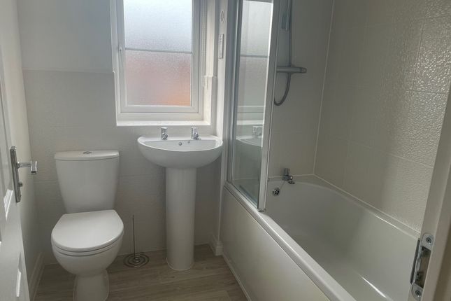 Stryd Bennett, Llanelli SA15, 2 bedroom property to rent - 61134137 ...