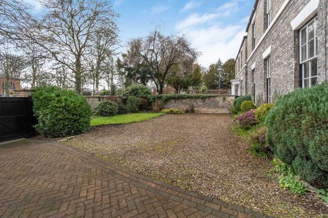 Lairgate, Beverley, East Yorkshire HU17, 4 bedroom detached house for ...