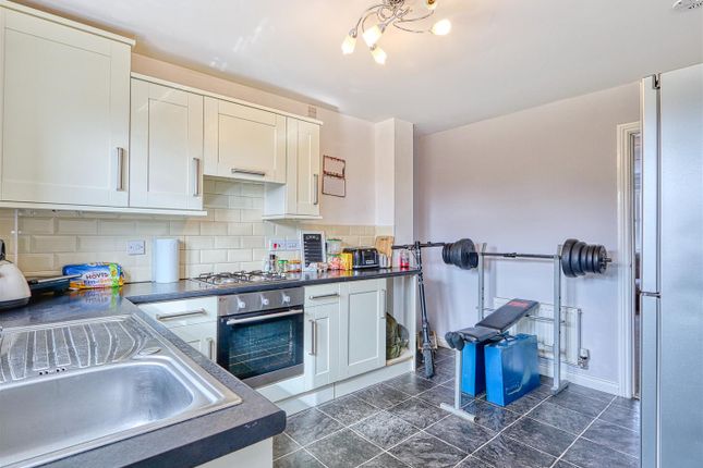 Calver Avenue, North Wingfield, Chesterfield, Derbyshire S42, 3 bedroom ...