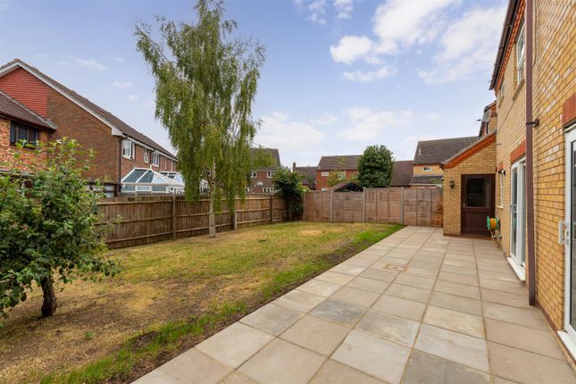Hawk Drive, Sandy SG19, 5 bedroom link-detached house for sale ...