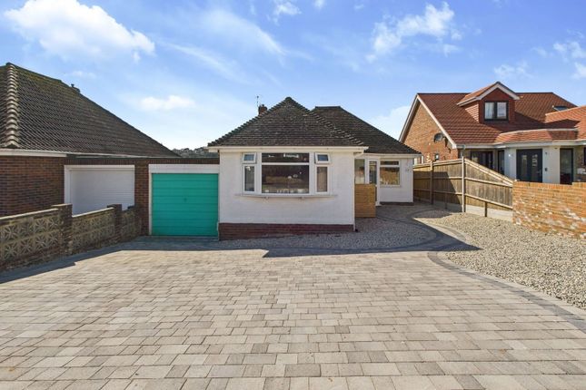 Hollingbury Gardens, Findon Valley, Worthing BN14, 3 bedroom bungalow ...