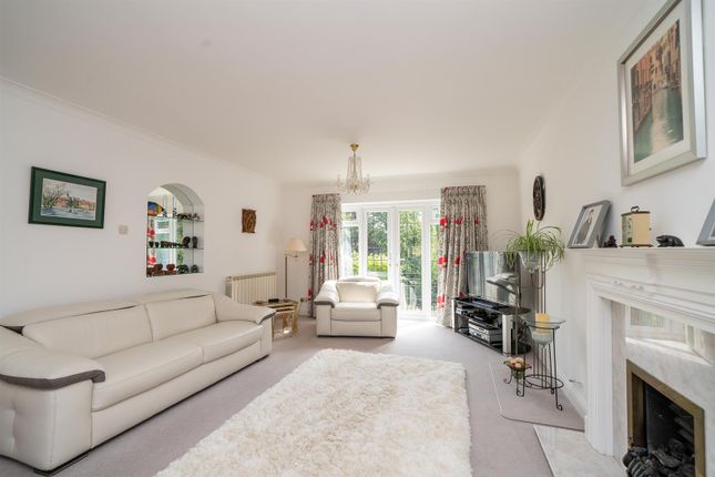 Silverthorn Drive, Longdean Park, Hertfordshire HP3, 5 bedroom detached ...