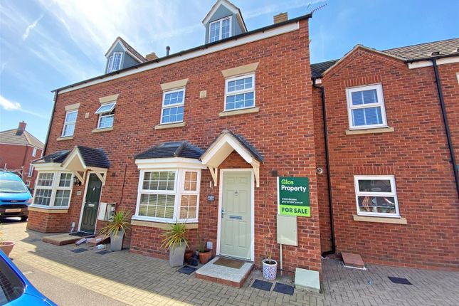 Northwood Drive Kingsway Quedgeley Gloucester Gl2 4 Bedroom Town