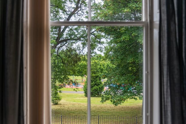 10-1F1, Hope Park Crescent, Edinburgh EH8, 3 bedroom flat for sale ...