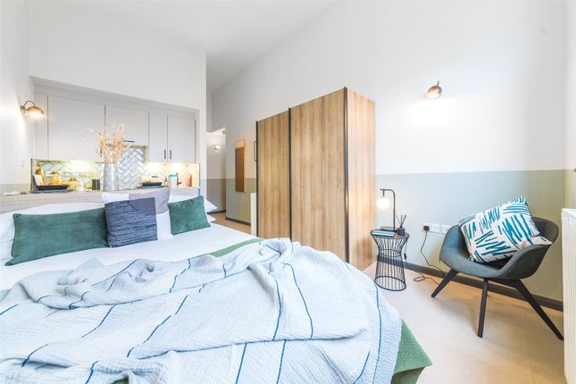 Uncle Stockwell, 60 Courland Grove, London SW8, studio to rent ...